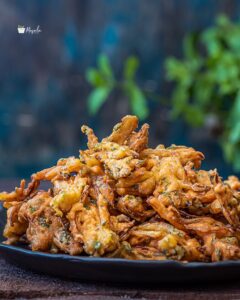 Crispy Onion Pakoda Recipe | Fried & Baked Onion Pakoda - Masalakorb