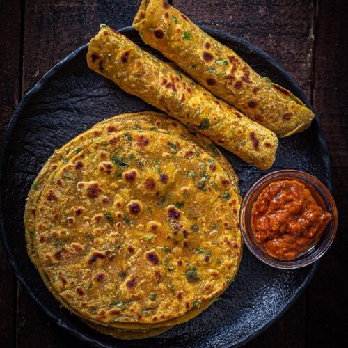 Gujarati Methi Thepla Recipe | Methi Na Thepla Recipe Video - Taste of ...