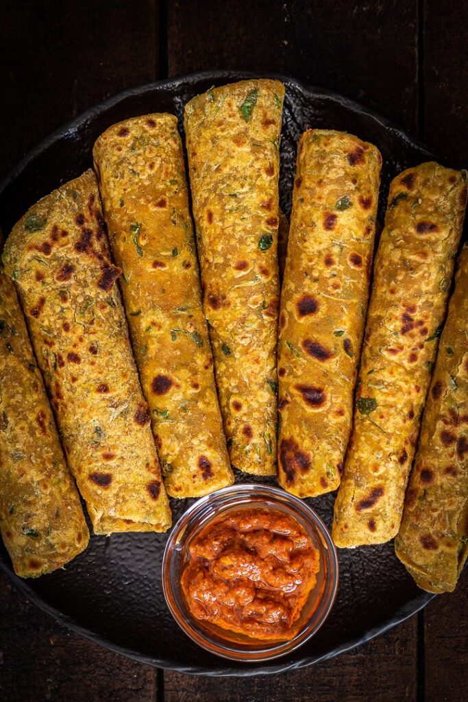 Gujarati Methi Thepla Recipe | Methi Na Thepla Recipe Video - Masalakorb