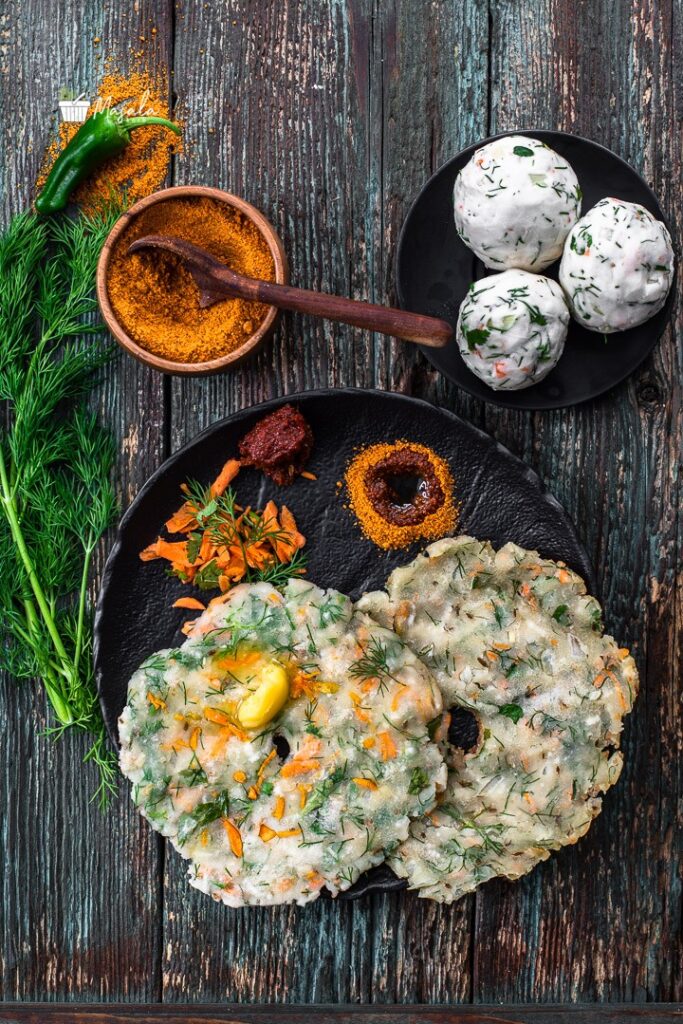 Masala Akki Roti - Karnataka Special | Rice Flour Roti Recipe - Masalakorb