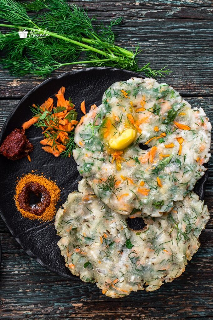 Masala Akki Roti - Karnataka Special | Rice Flour Roti Recipe - Masalakorb