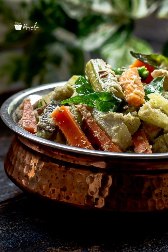 Easy Aviyal Recipe (Aviyal Recipe) - How to make Avial Curry - Masalakorb