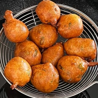 Easy Aamras Recipe | Keri No Ras | Mango Puree (Dip) - Masalakorb